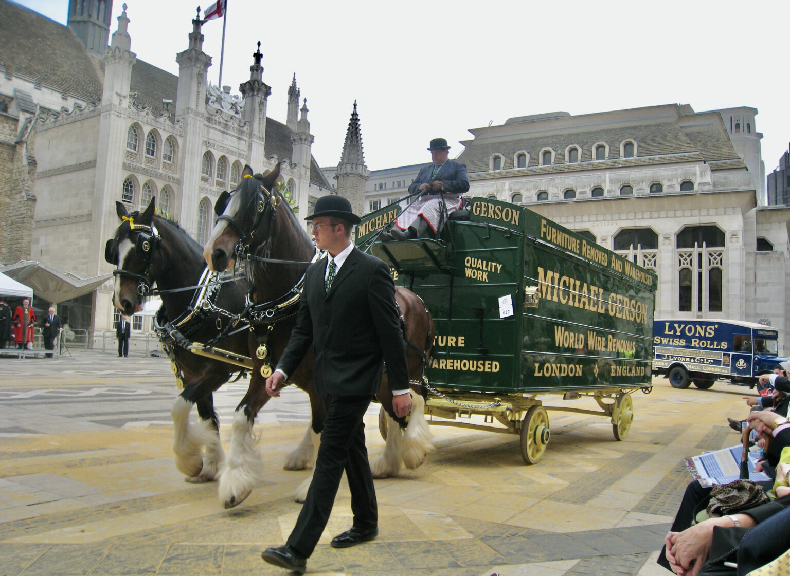 England - Cart Marking in London - Marie-Claude Arnott
